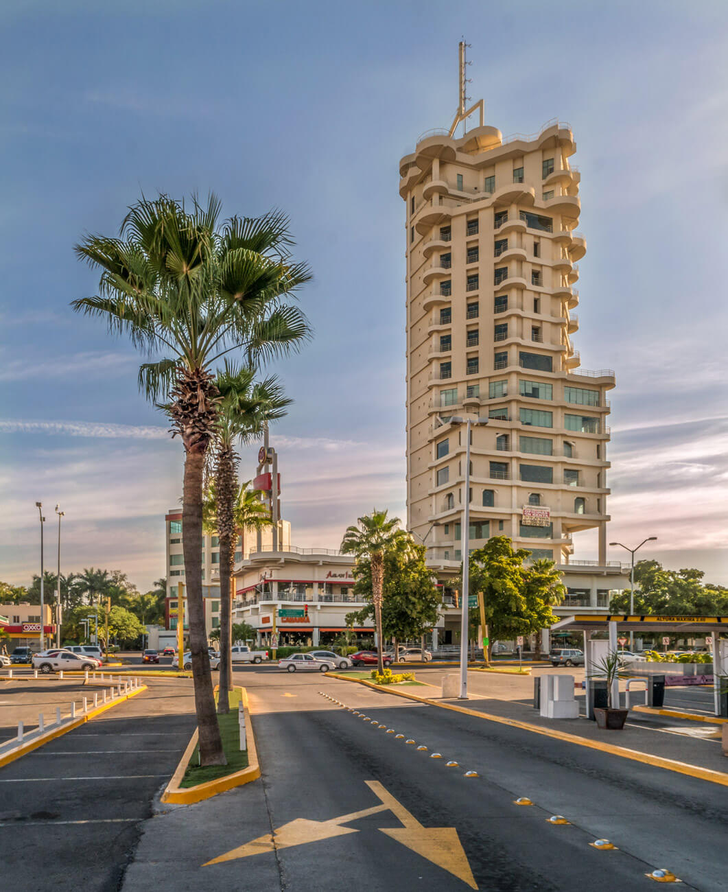 Sunset on Torre Tres Ríos in Culiacan, Sinaloa - Sinaloa 360